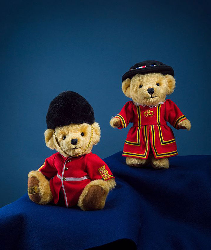 Merrythought Royal Beefeater Teddy Bear OXJ10BF | Ashby Bears